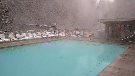 Belknap Hot Springs: Info, Price, Temperature and Features