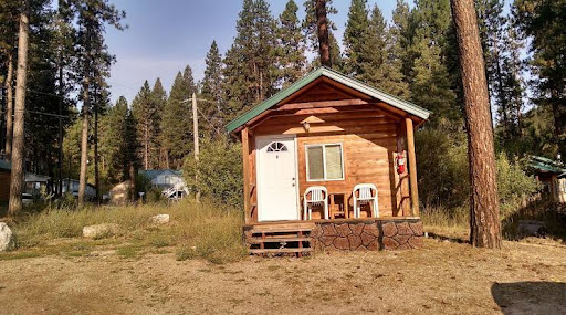 Terrace Lakes Hot Springs: Info, Price, Temperature and Features