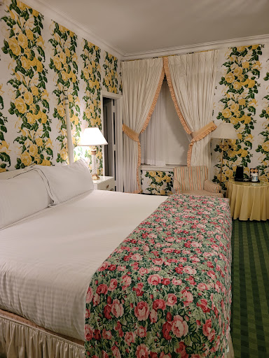 The Greenbrier – White Sulphur Springs Hot Spring: Info, Price ...